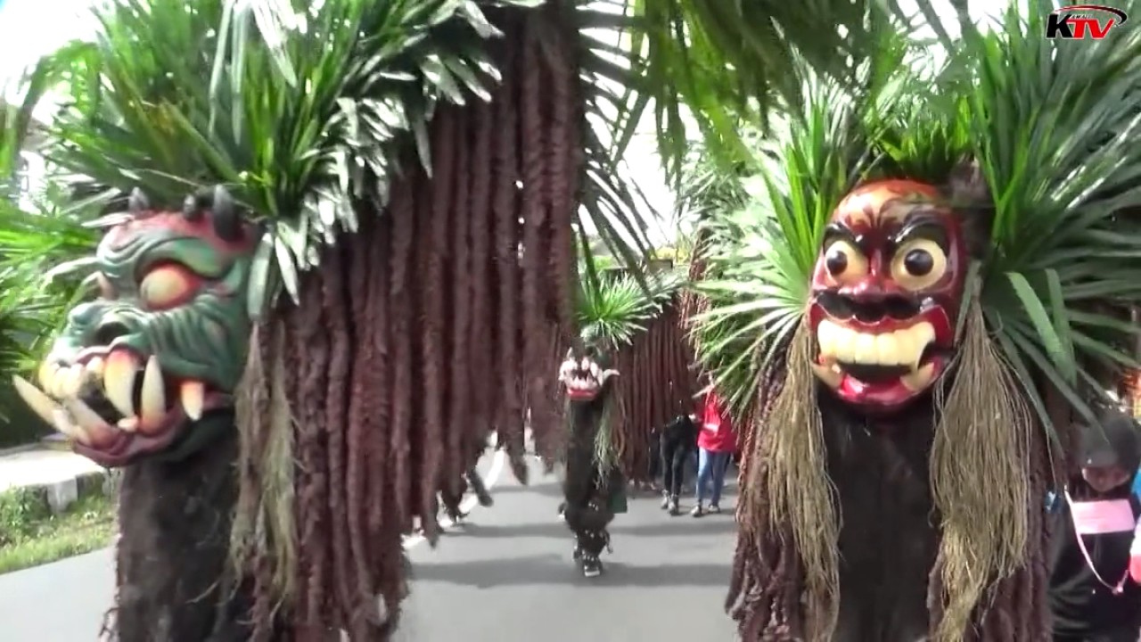 Nyiar Lumar 2016, Bebegig Helaran seni budaya - YouTube