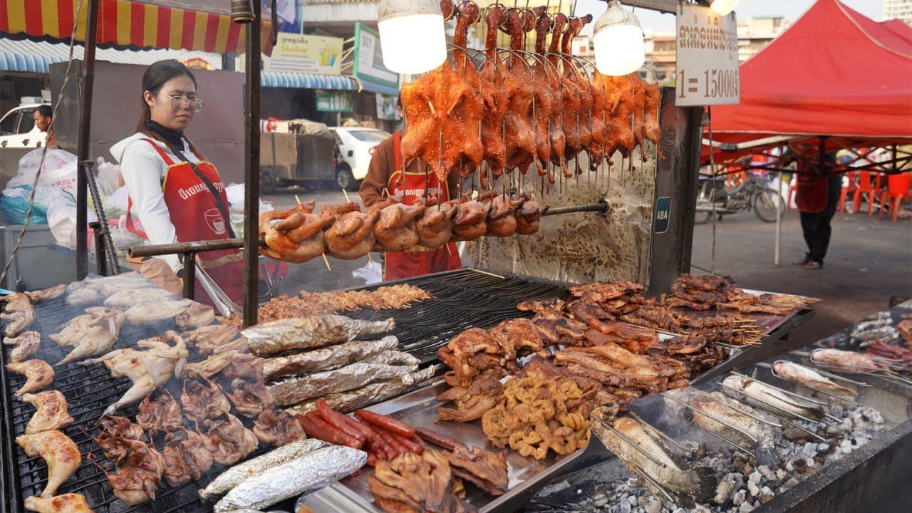 Amazing Street & Fast Foods Selling On The Street - Grill Pork, Chicken ...