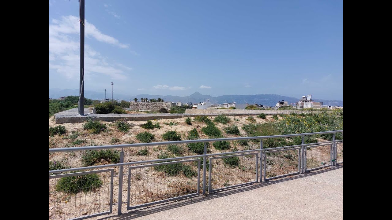 Με κιγκλιδώματα και αναψυκτήριο τα «νέα» Ενετικά Τείχη - YouTube