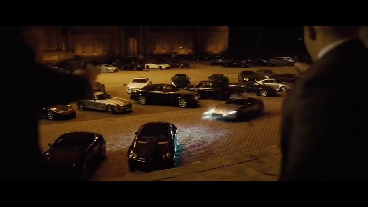 Spectre car chase scene jaguar Vs aston Martin - YouTube