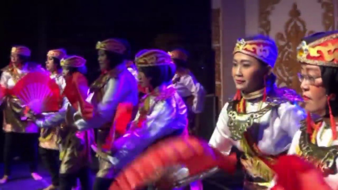 Tari Montro - Pentas HUT KOTA YOGYA 2019 ( WIROBRAJAN GUMREGAH ) - YouTube