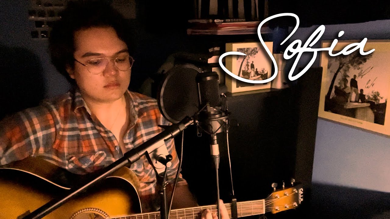 Sofia - Clairo (Cover) - YouTube