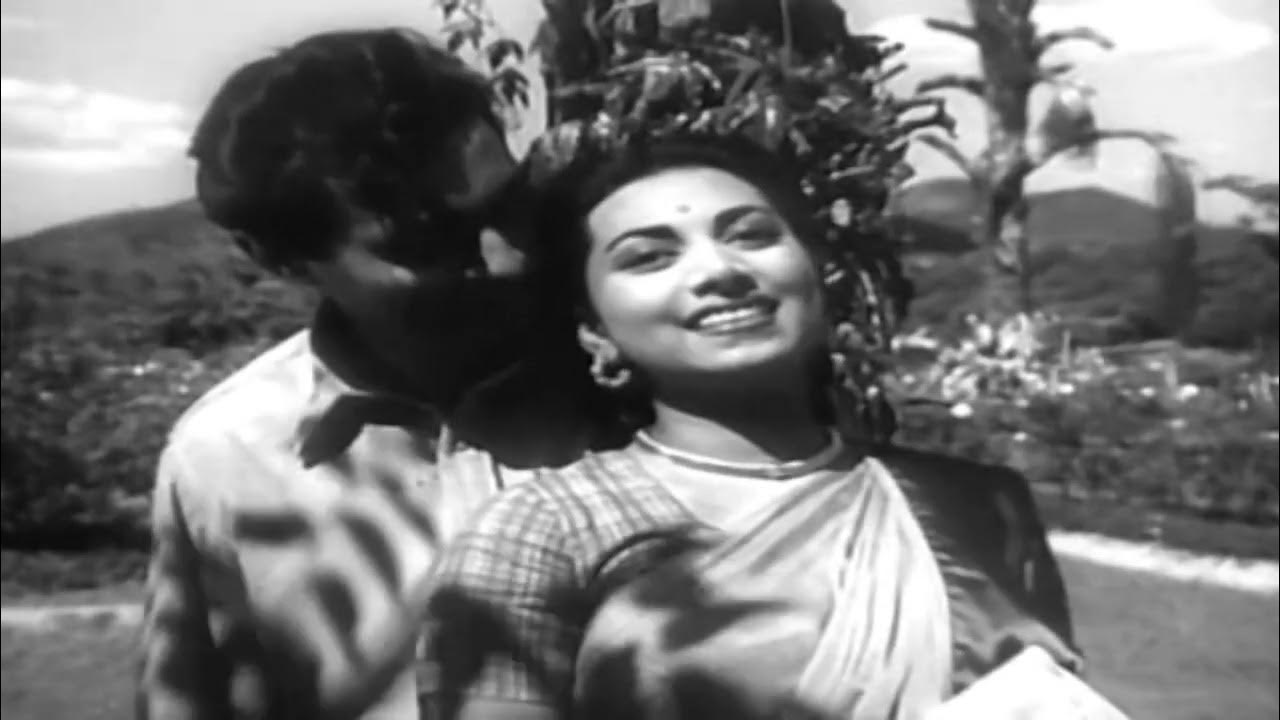 Vidya (1948) - Lai Kushi Ki Duniya Hansati Hui Jawani - YouTube