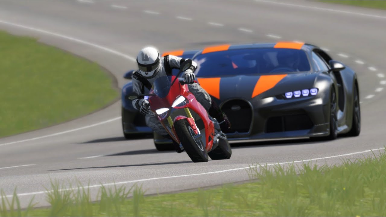Ducati 1299 Panigale S vs Bugatti Chiron Super Sport 300+ at Highlands ...