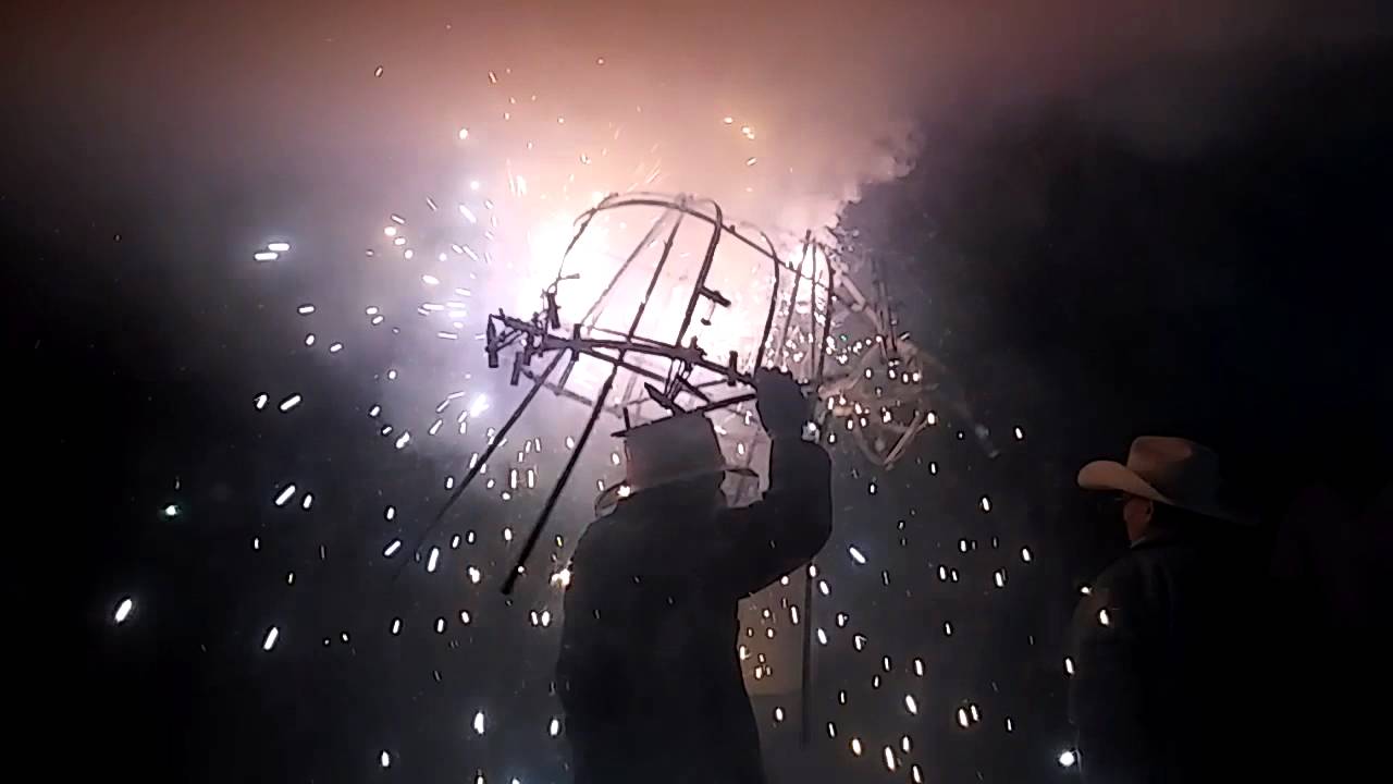 El toro pinto tradiccion de michoacan - YouTube