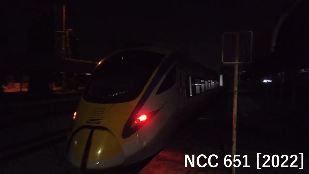KTM Class 93 EMU Arriving And Departing Kajang [ETS 208] - YouTube