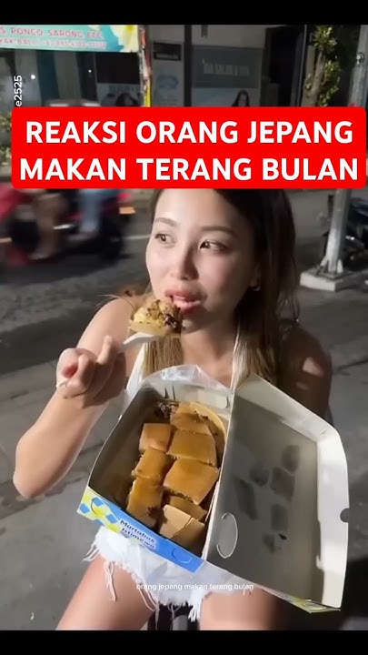 REAKSI ORANG JEPANG NYOBAIN TERANG BULAN‼️ #streetfood #kuliner #japanese #terangbulan - YouTube