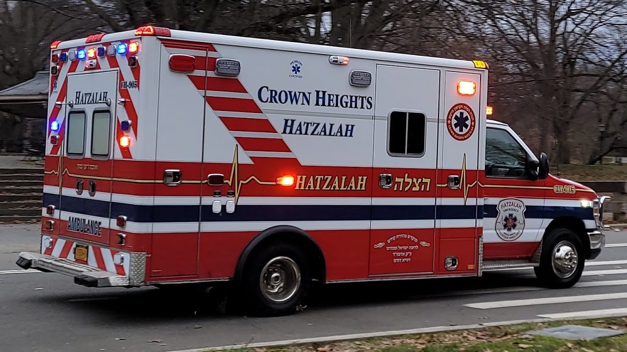 Crown Heights Hatzola Responding In Prospect Park In Flatbush, Brooklyn ...
