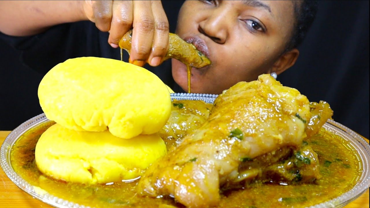 ASMR MUKBANG SLIMY OGBONO SOUP WITH FUFU (YELLOW GARRI) 🇳🇬 NIGERIANS ...
