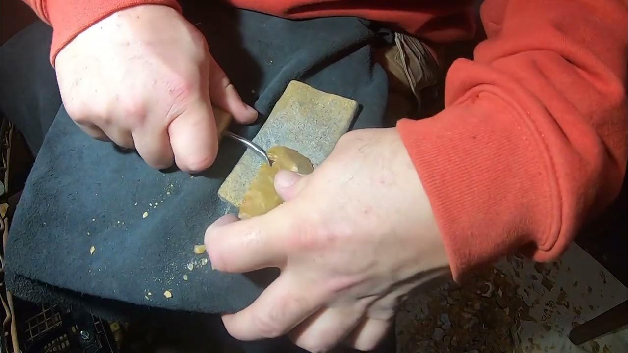 Flint knapping an E Notch Arrowhead. Part 4 - YouTube
