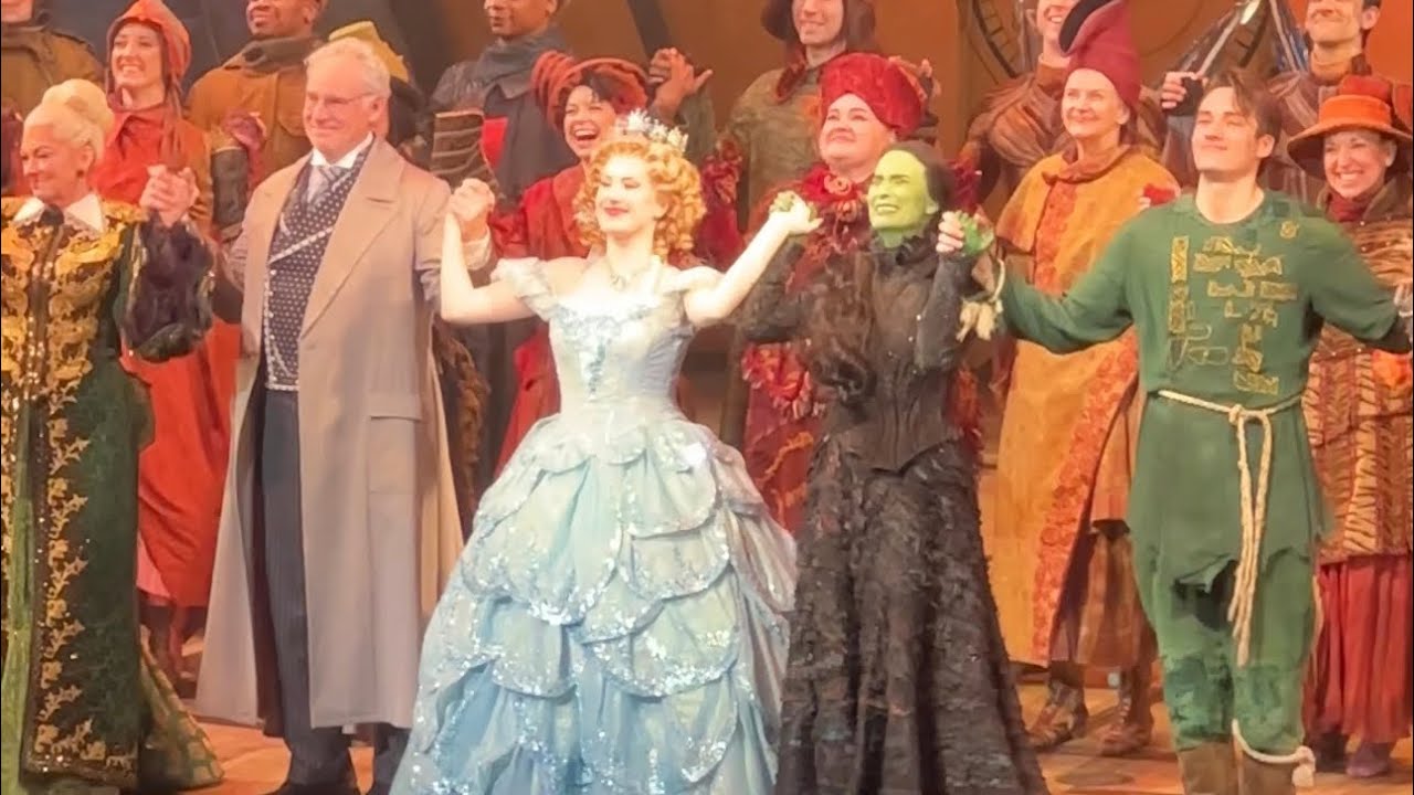 Wicked on Broadway Elphaba Debut — First Asian American Elphaba Alyssa ...