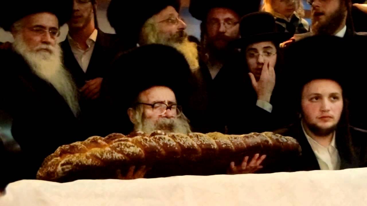 Amshinover Rebbe Challah - YouTube