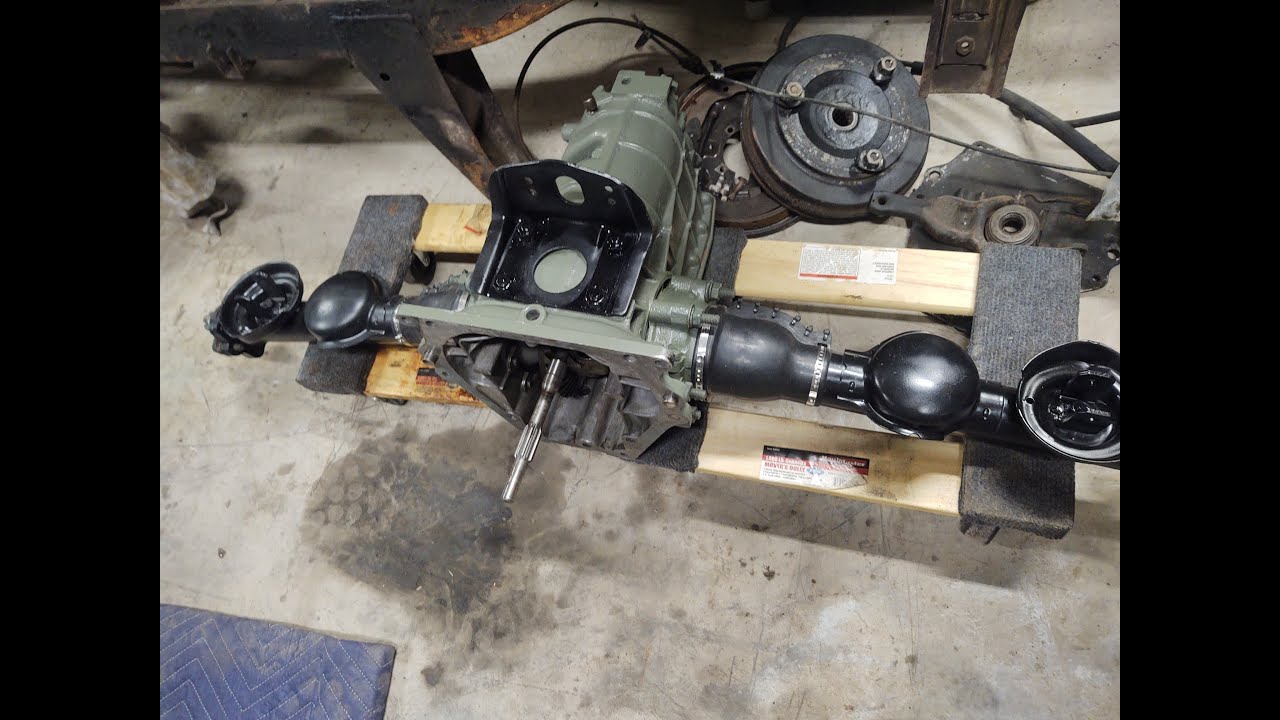 1961 Renault Dauphine Transaxle Bearing Carriers & Half Shells Episode ...