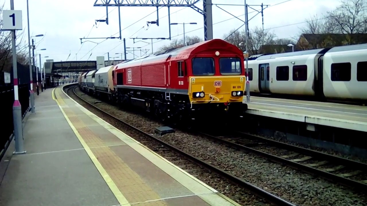 Newly Liveried 66135 departing Bedford 15/03/18 - YouTube