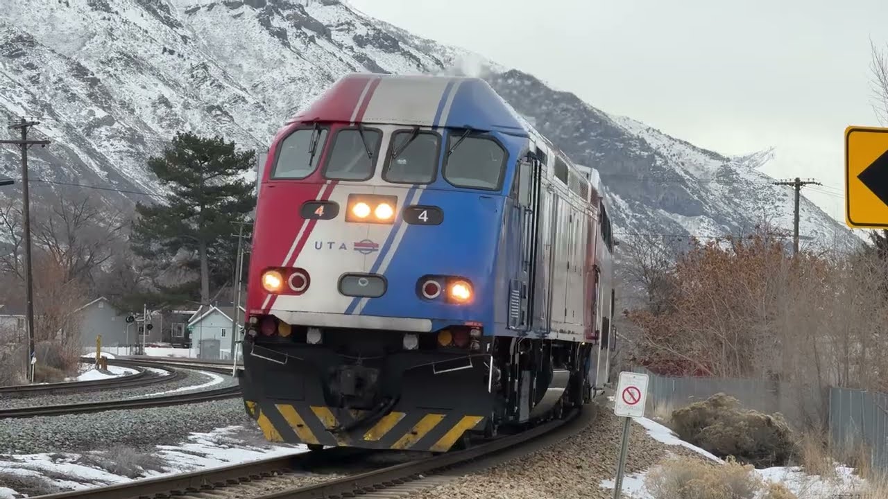 FAST Front Runner Commuter Trains in the Snow! - YouTube