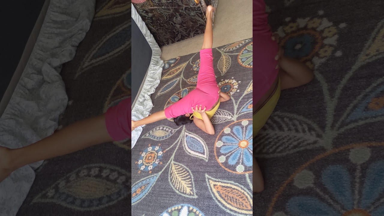 Contortion stretches - Part 1 - YouTube