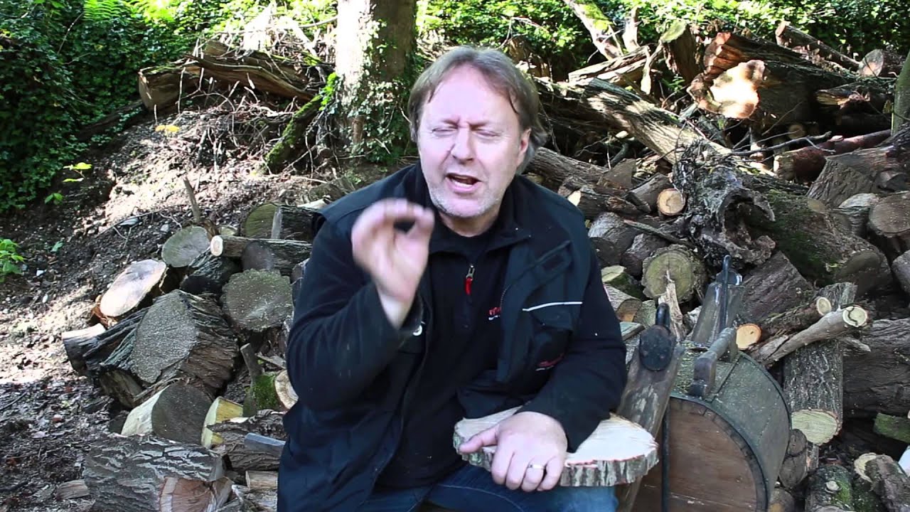 Für echte Männer. Holzfäller-Seminare von Peter Rausch - YouTube