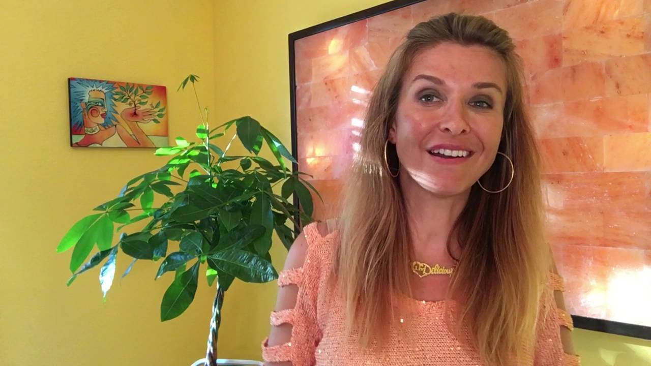 Day 9 - Find Love through NLP, Hypnosis, Face and Hands. Really? - YouTube