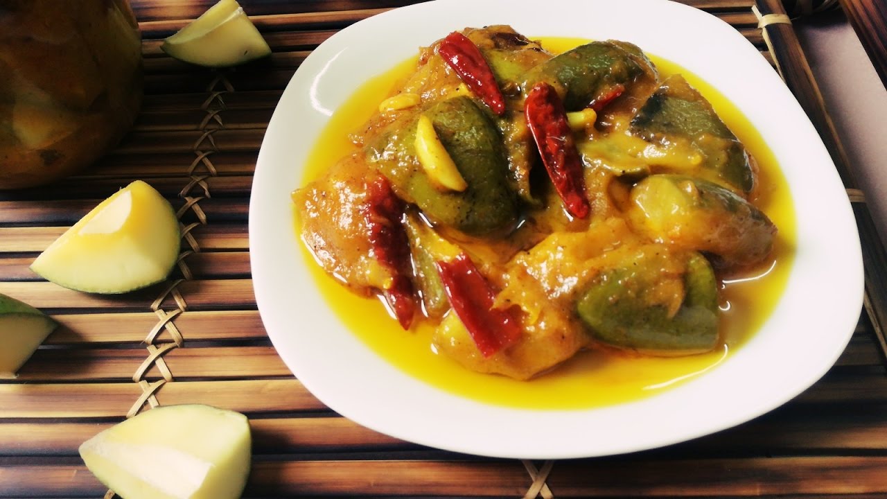 আমের আচার।।টক ঝাল মিষ্টি কাঁচা আমের আচার ।। Bangladeshi style amer ...