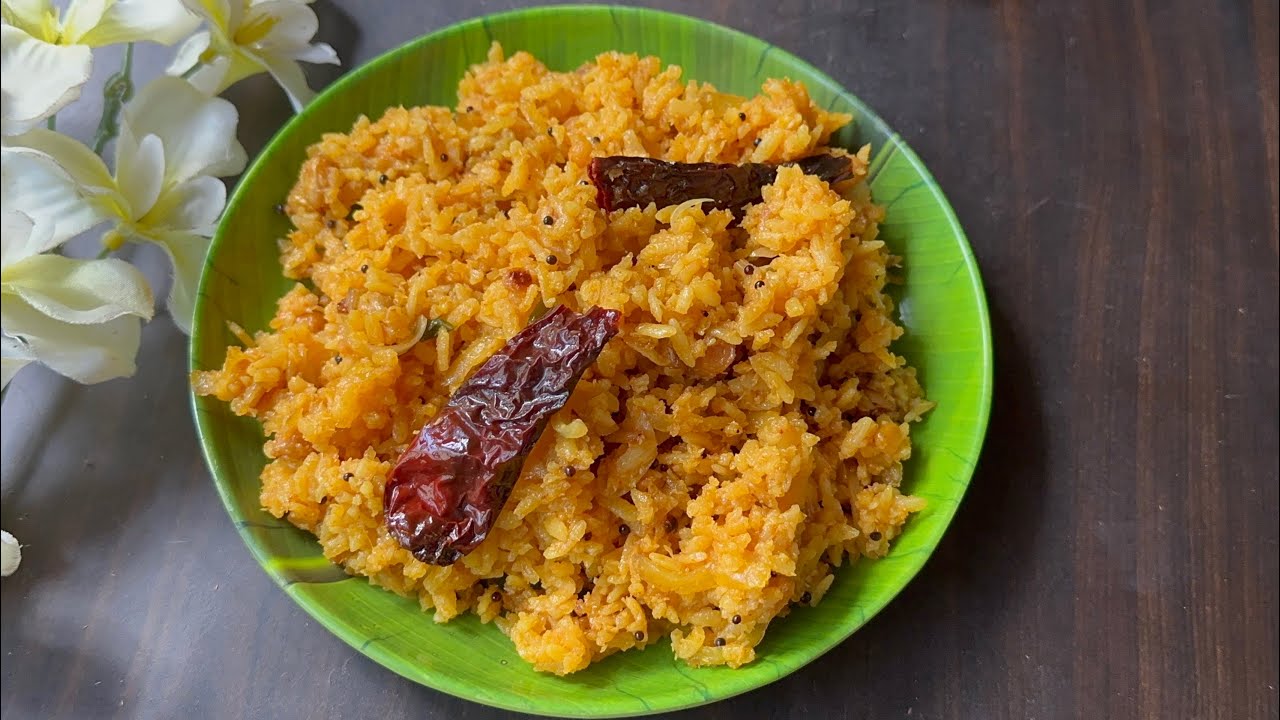 Poha puliyogare || Poha &!raw mango recipe || instant breakfast - YouTube