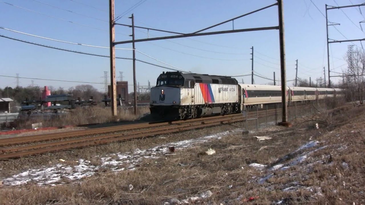 NJT F40 #4124 BACK on the ACL in HD! Awesome Horn! - YouTube