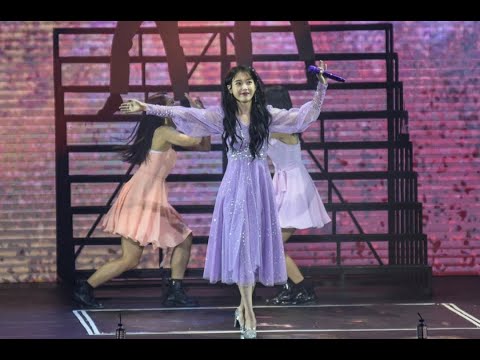 KOREAN SINGER-SONGWRITER IU LIVE CONCERT IN MANILA| SHES SURPRISED BY PEOPLE OF THE PHILIPPINES