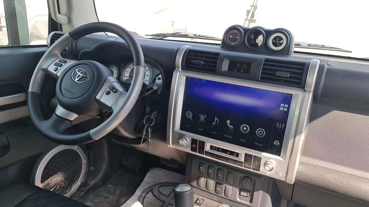 Toyota FJ Land Cruiser Android CarPlay navigation head unit - YouTube