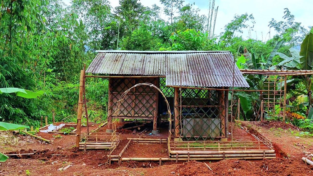 Make Natural Sun Shade Screens for Bamboo Houses | RE Life, Eps 19 ...