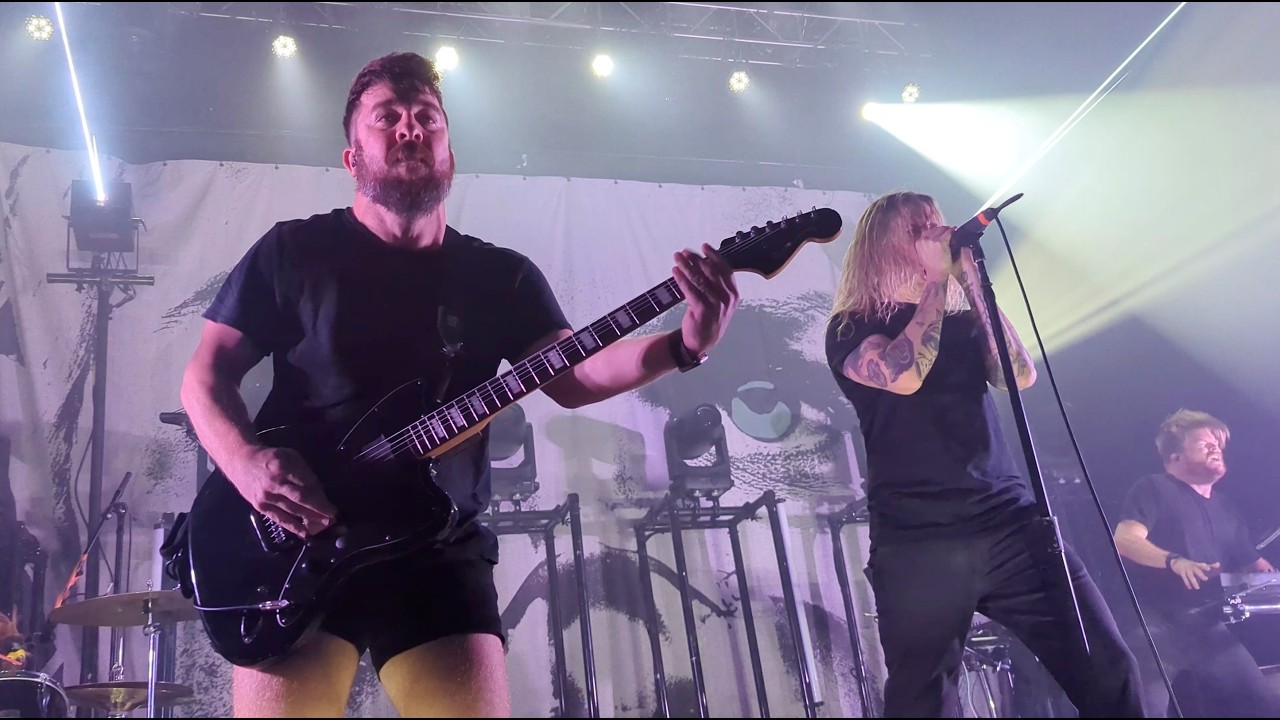 Underoath - Teeth (Live) @ Denver, 10/12/24 - YouTube