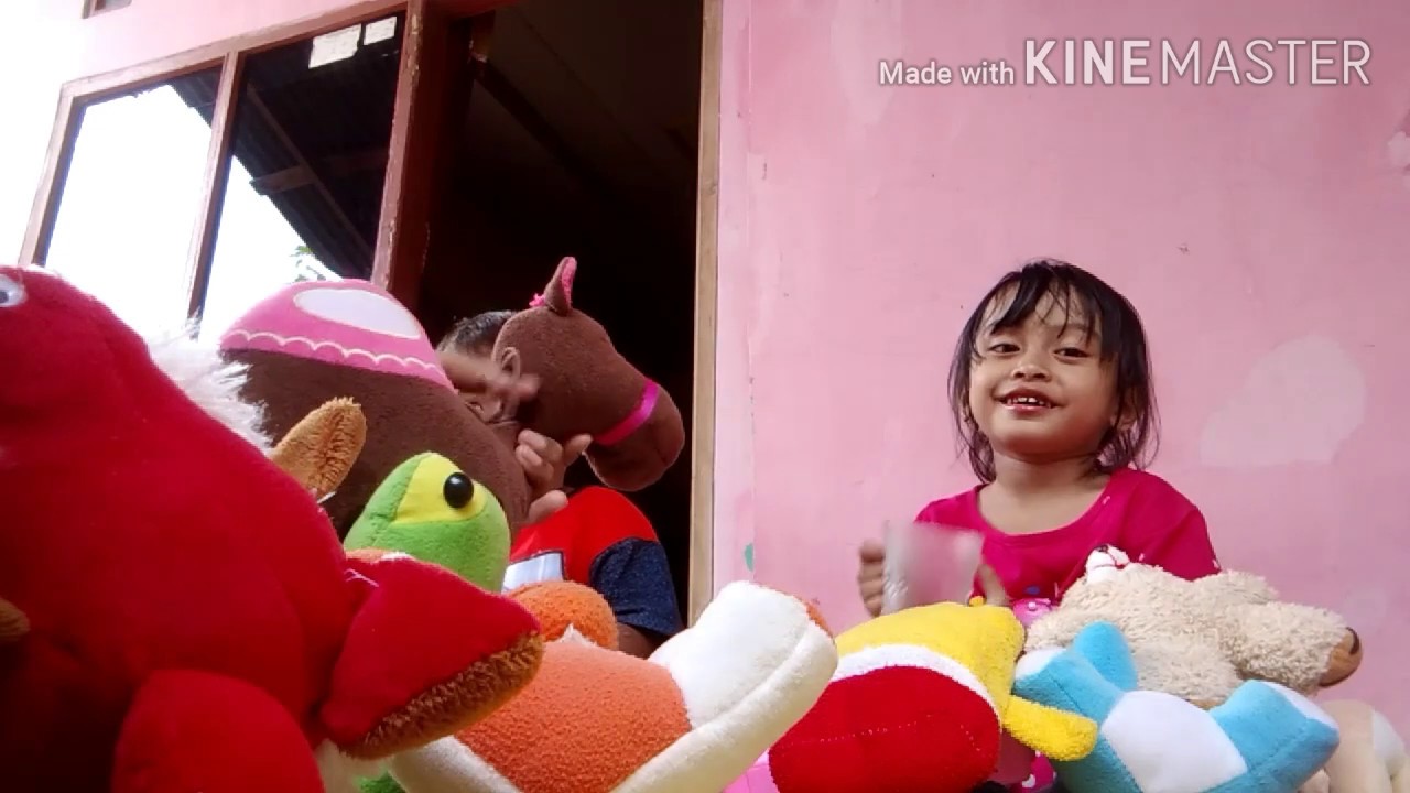 BERMAIN BONEKA - YouTube