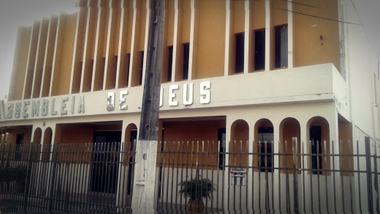 Pr. Makiã Santos - Milagres na AD em Ribeira do Pombal- BA - YouTube