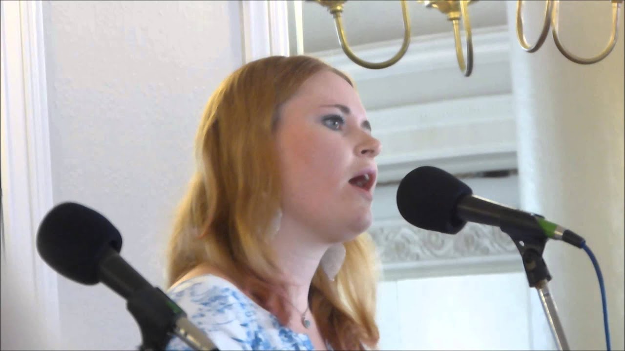 Niamh Boadle - 'Banks of the Lee' (Widescreen) - YouTube
