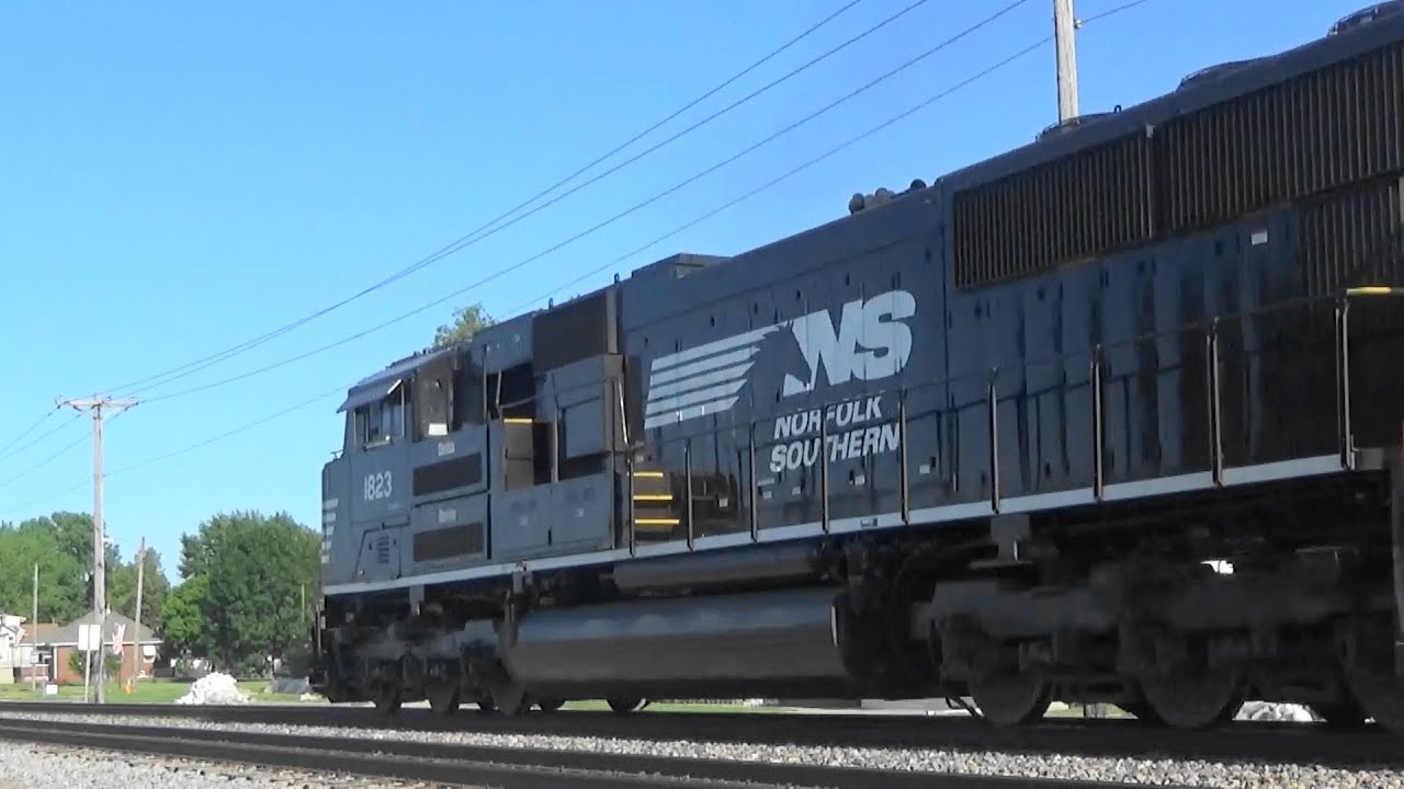 NS 1823- SD70ACC Leads Grain Train, Buffalo, IA, 6/27/19 - YouTube