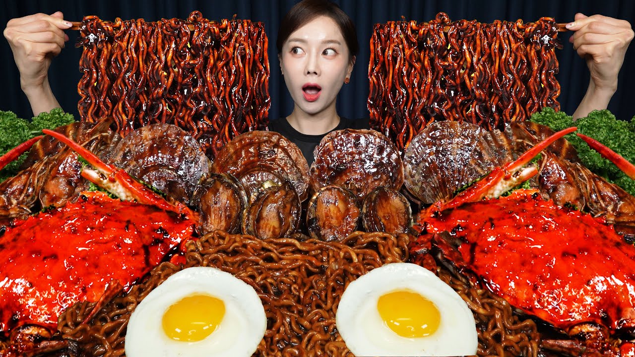 짜장 해물 잔뜩 🍳 짜파게티에 노른자 톡 파김치까지! Jjajang Seafood Boil Jjapaghetti Recipe ...