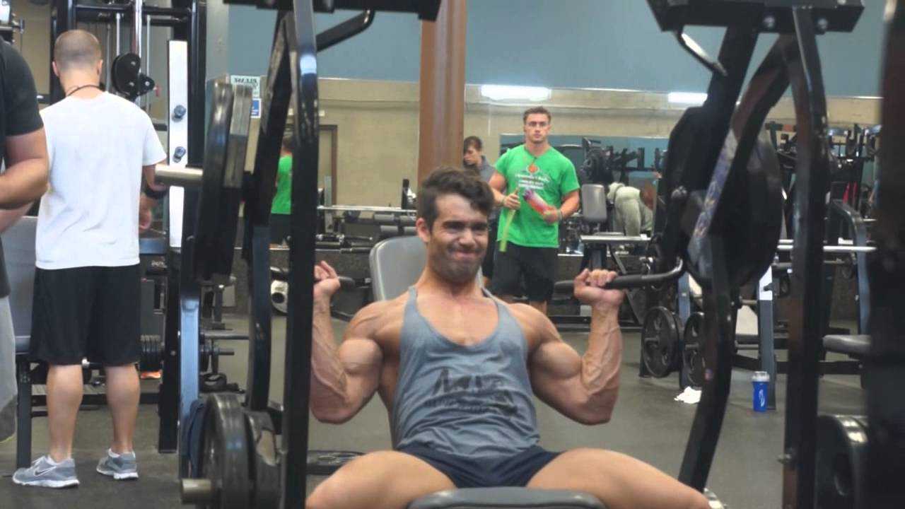 Bodybuilding and Beach Lifestyle: Giving Maxx Chewning a Taste - YouTube