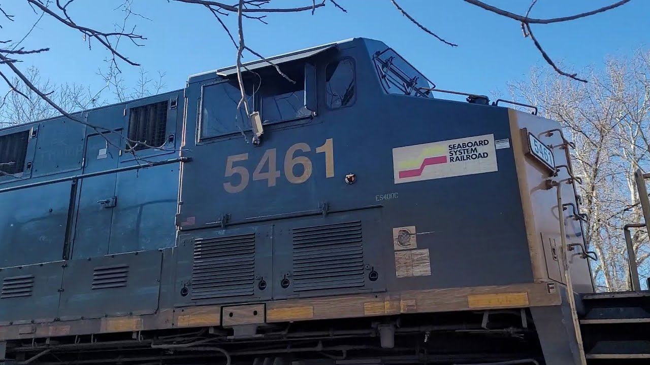 The Seaboard Sticker Leads M422 Past St Denis - YouTube