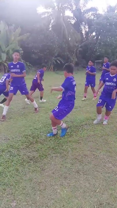 menjelang pertandingan KOMPERTA u15 VS INDONESIA u15. komperta u15 latihan di sebapo kec mestong ...