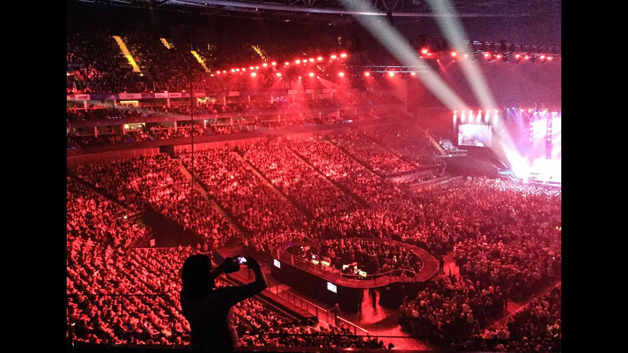 Inside O2 Arena @London - YouTube