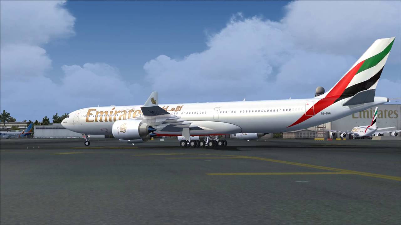 Emirates A340-500 Landing & Arrival @ (DXB) Dubai - YouTube