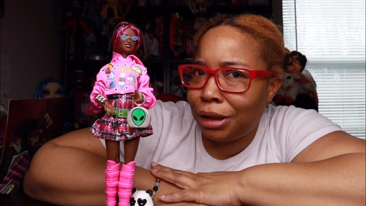 UNBOXING BARBIE EXTRA 19 DOLL WITH PANDA - SHE HAS FRECKLES😍 - YouTube