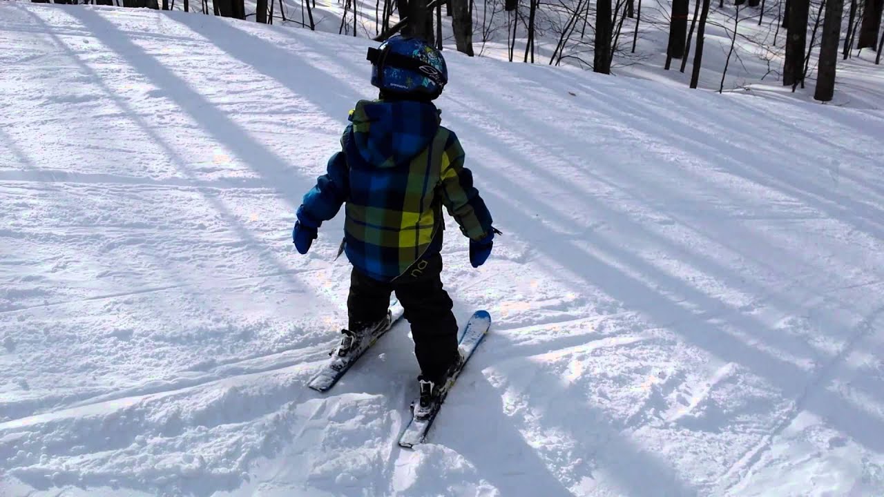 Charles skiing @ Morin Heights - YouTube