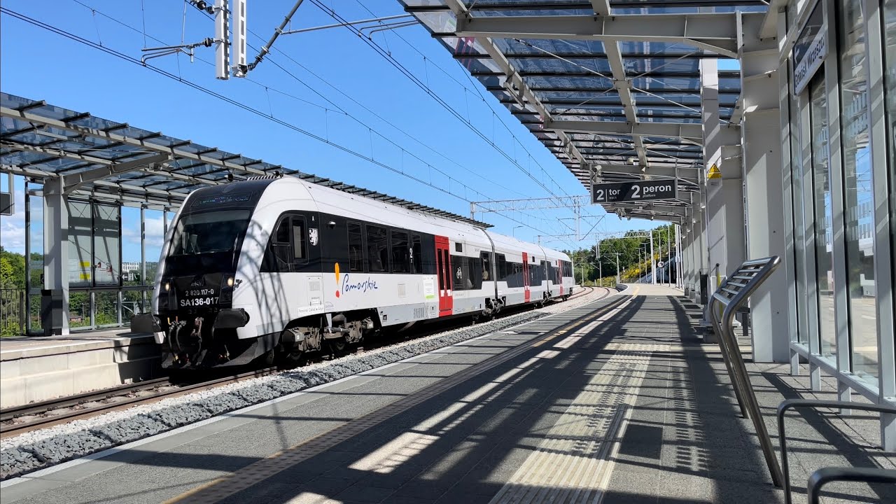 Hałasująca Pesa SA136-017 Polregio pociąg z Wrzeszcza do Kartuz na ...