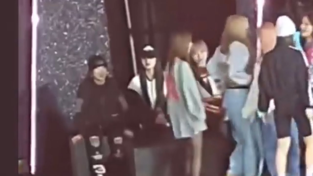 채연, 로잘린 쭈글(?) 모먼트 [feat.원트 평행이론] WANT CHAEYEON, ROZALIN NEWBIE MOMENT ...