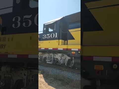 SMV 3501, 70, and 46987 doing a switch move - YouTube