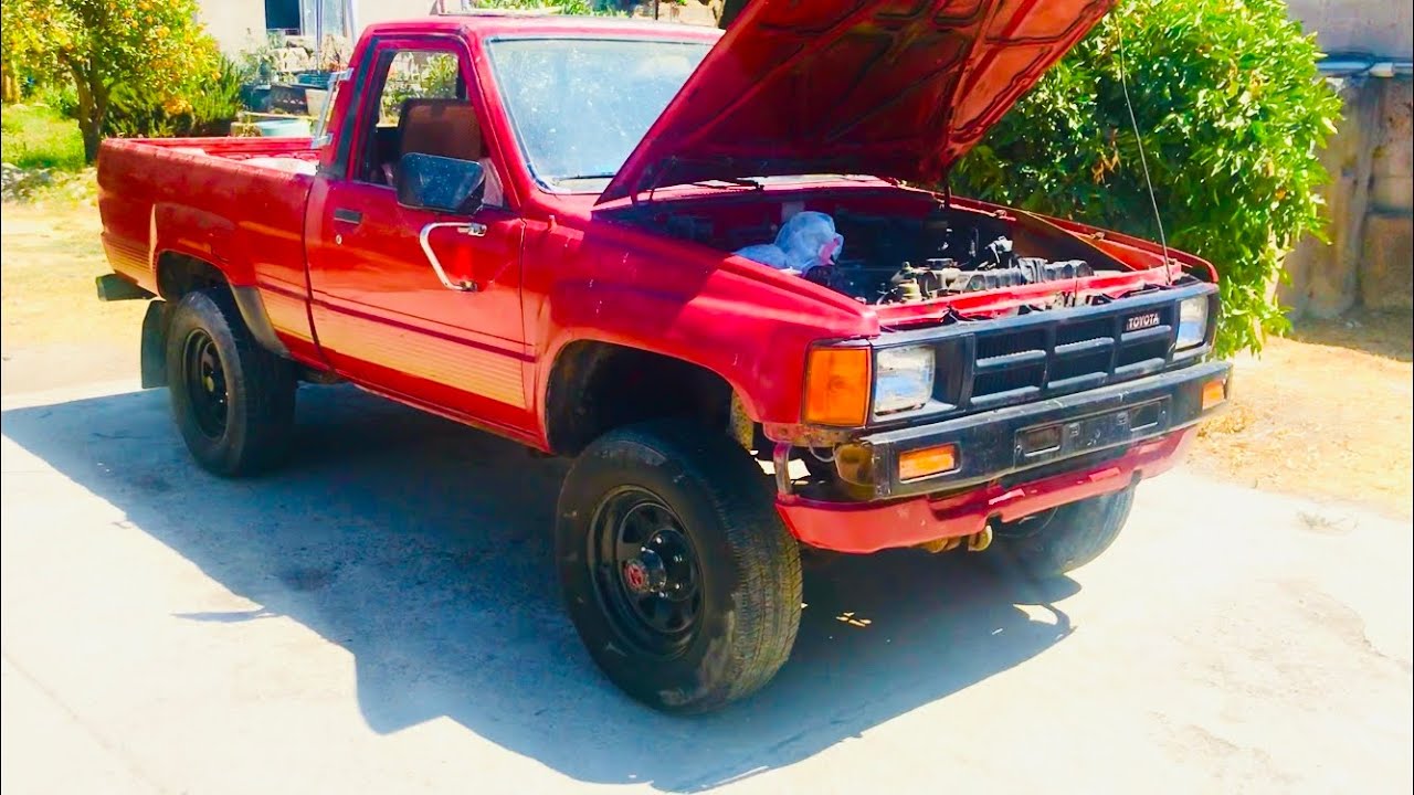 1985 Toyota Pickup 4x4 22R - Restauracion Parte 2 - YouTube
