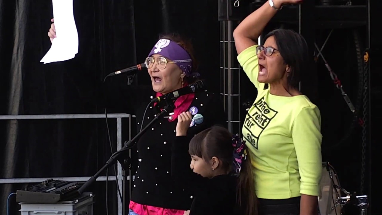 Rede Payal Parekh und Saule Yerkebayeva Nationale Klima-Demo Bern - YouTube