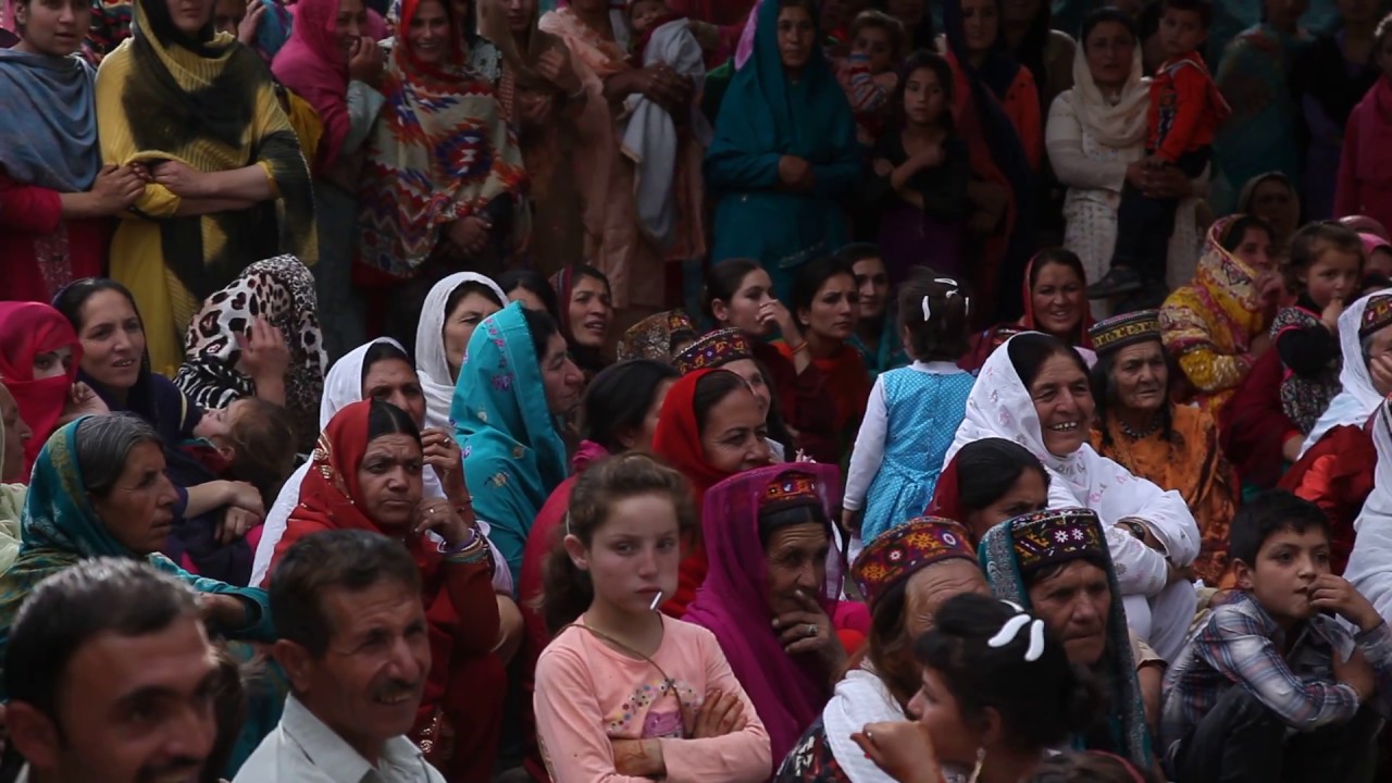 Hunza dance - YouTube