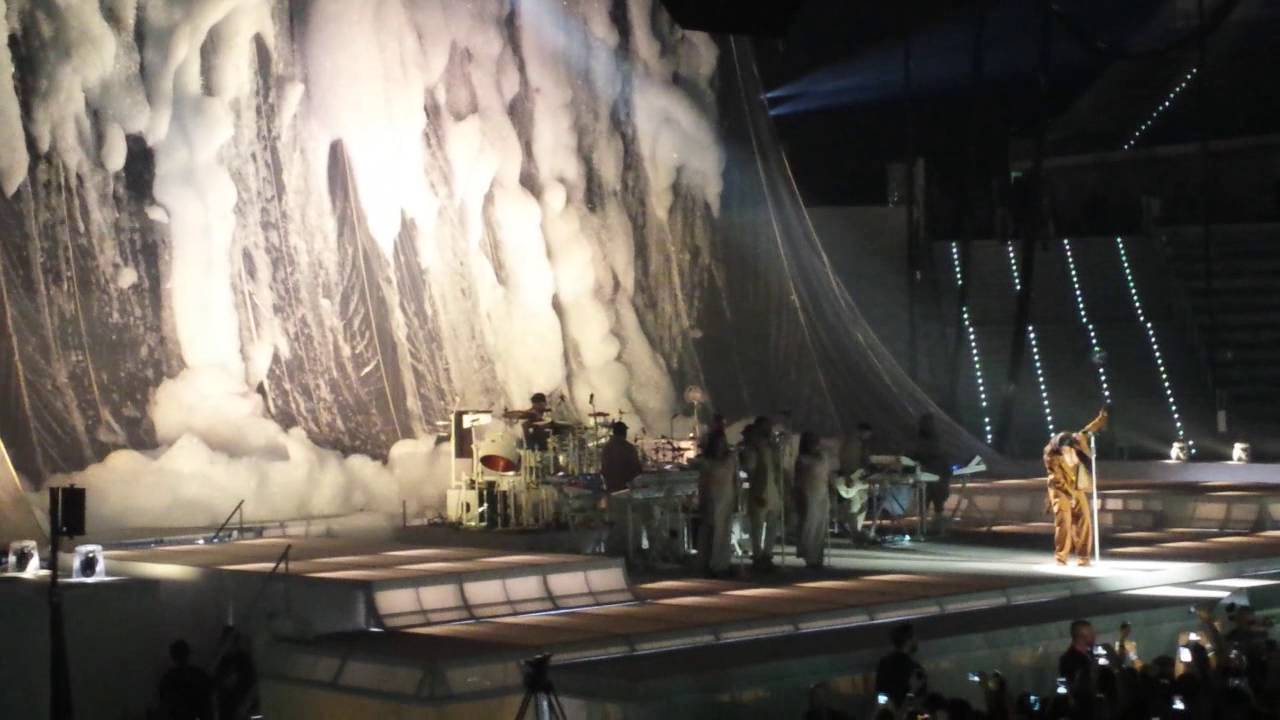 Rihanna - "Diamonds" Torino 11/07/2016 - YouTube