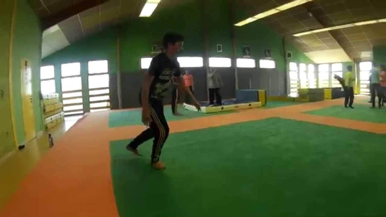 Training breakdance, flips - YouTube