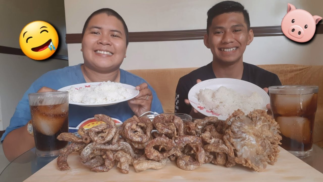 Chicharon bulaklak at bituka ng baboy (Mukbang) - YouTube